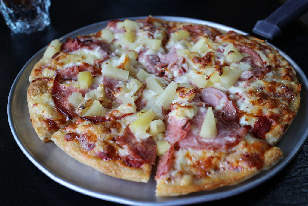 Polarizing Food Pioneer Sam Panopoulos, Creator Of Hawaiian Pizza, Has ...
