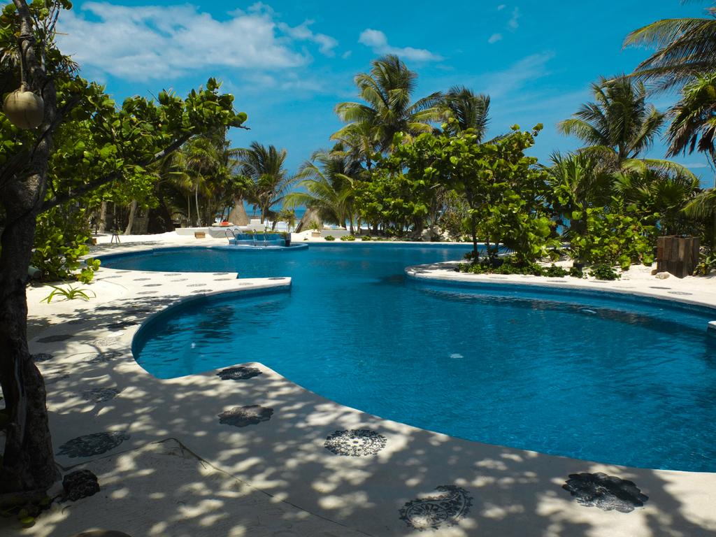 Pablo Escobar's Tropical Mansion Gets Turned Into Luxuriously Swanky 5 ...