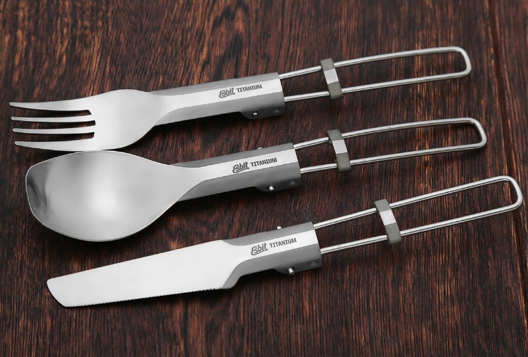 Esbit Titanium Folding Cutlery Set Is Minimalism At Its Finest - BroBible