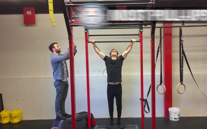 Self Proclaimed 'Pull Ups Aficionado' Sets Guinness World Record For ...
