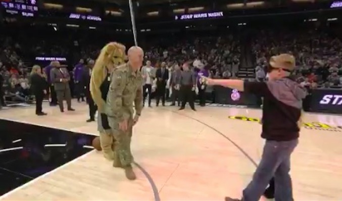 Soldier Returns From Afghanistan And Surprises His Tearful Kids At The ...