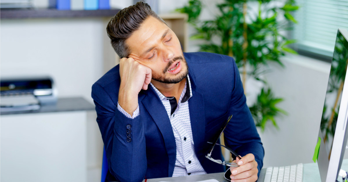 Monday, December 18th Is The Day People Start Slacking At Work For ...