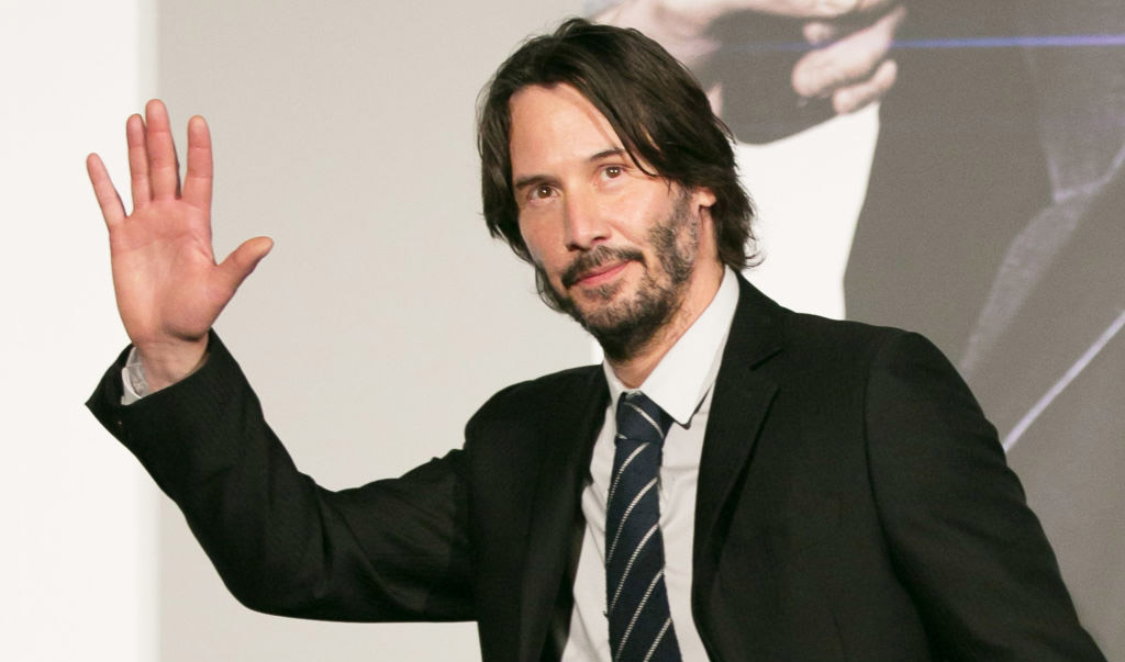 Keanu Reeves Goes For Bro King Status When He Gives Up His Seat On ...