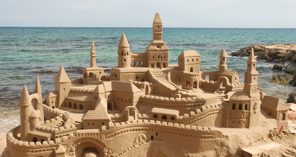 This Guy Who's Been Living In A Sand Castle For The Past 22 Years Is ...