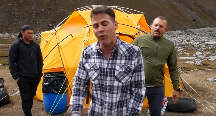 Steve-O Gets Choked Out By UFC Champ Chuck Liddell On A Mountain In ...