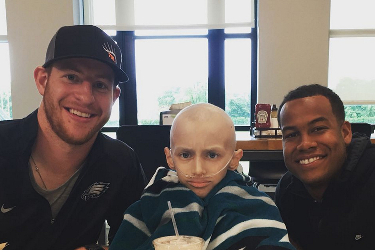 Carson Wentz Is Helping The Family Of 'The Dutch Destroyer' Go To The ...