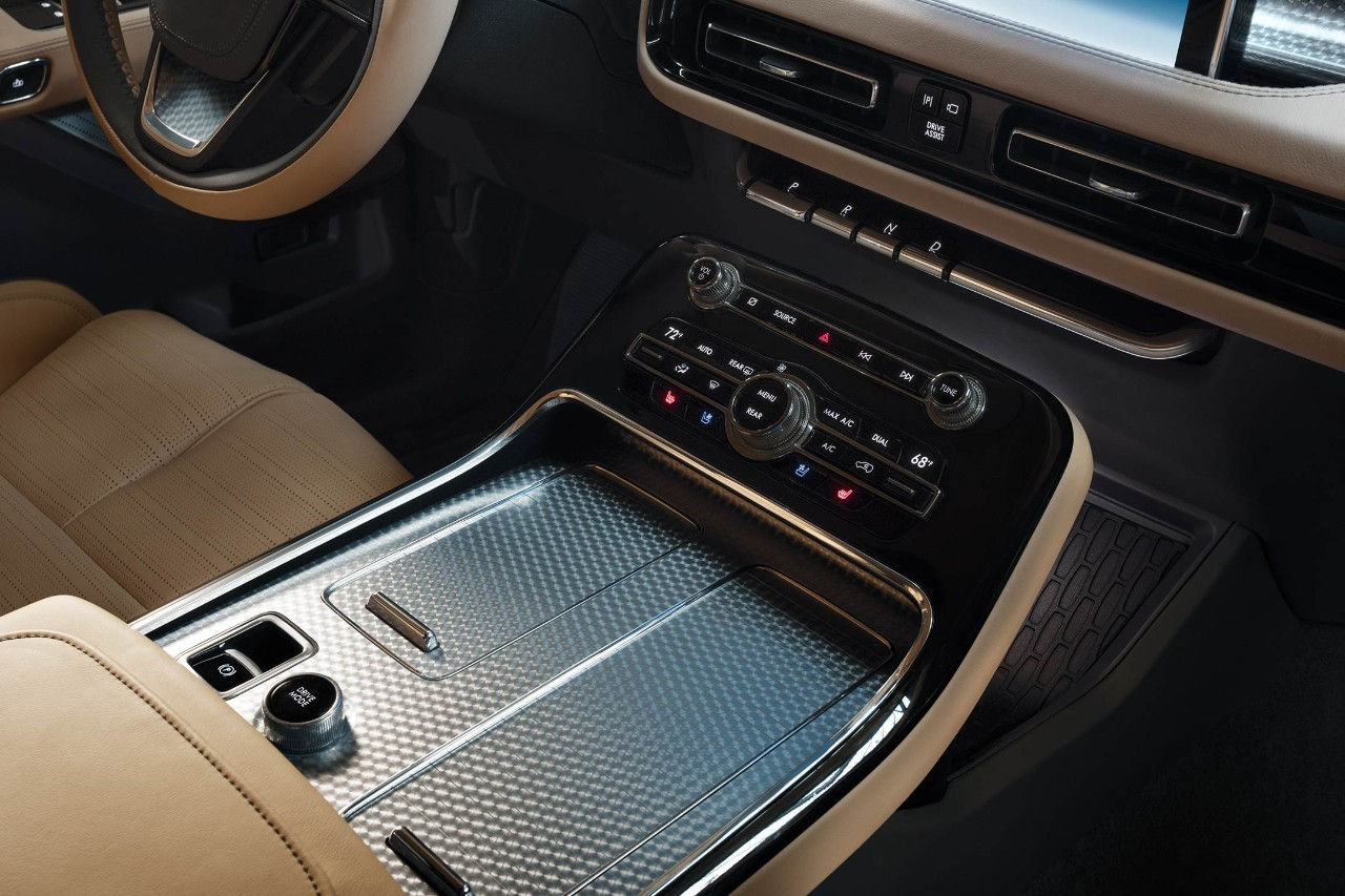 New Lincoln Aviator Is The Tech-Heavy Hybrid Luxury SUV That Uses Your ...