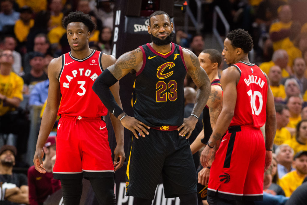 LeBron James Helped Clueless Raptors Players On How To Run Their Plays ...