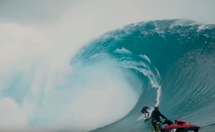 This Unbelievably MASSIVE Wave At Cloudbreak In Fiji Is Proof That Big ...