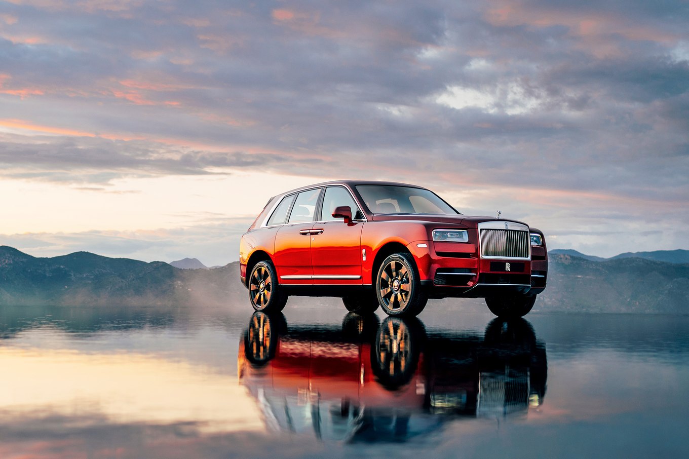First Look At 2019 Rolls-Royce Cullinan, The $350K, 563-HP Gold ...