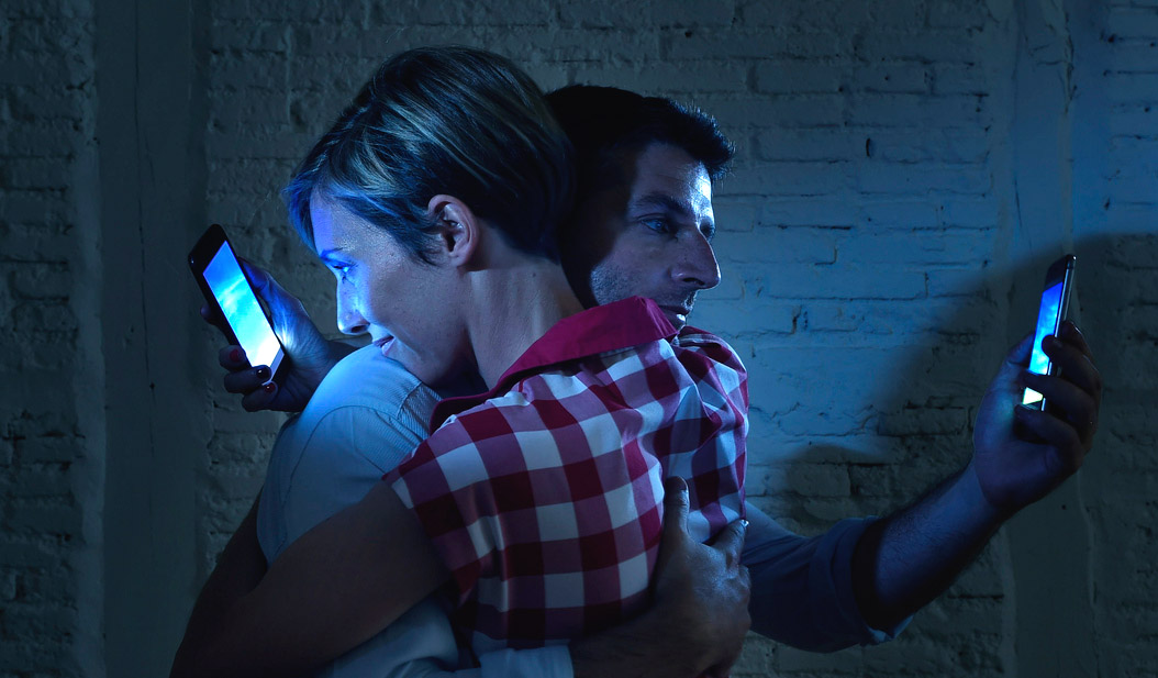 Have A Problem Unplugging From Your Phone? You're Not Alone, So Here ...