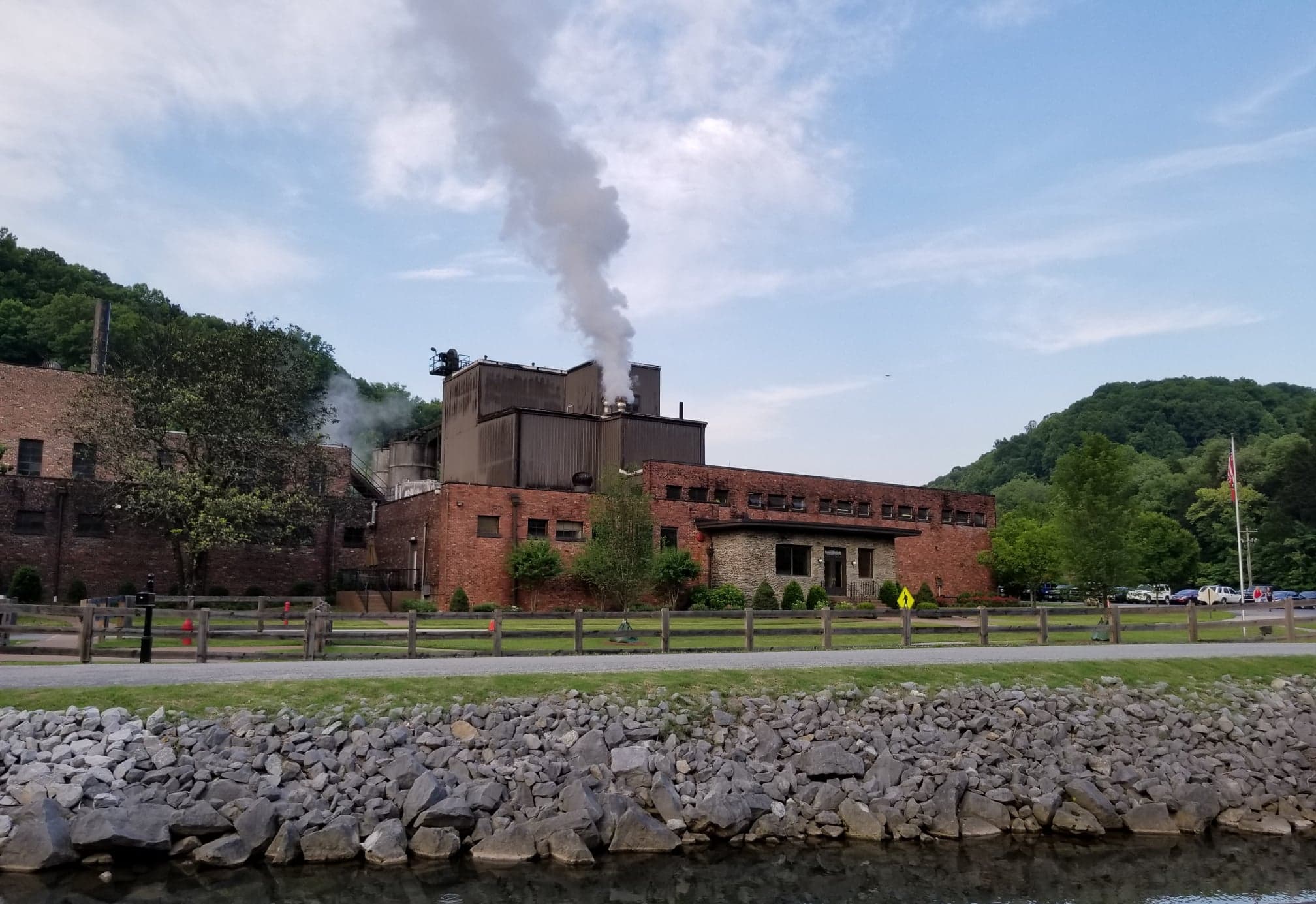 How Tennessee Whiskey Is Made - BroBible