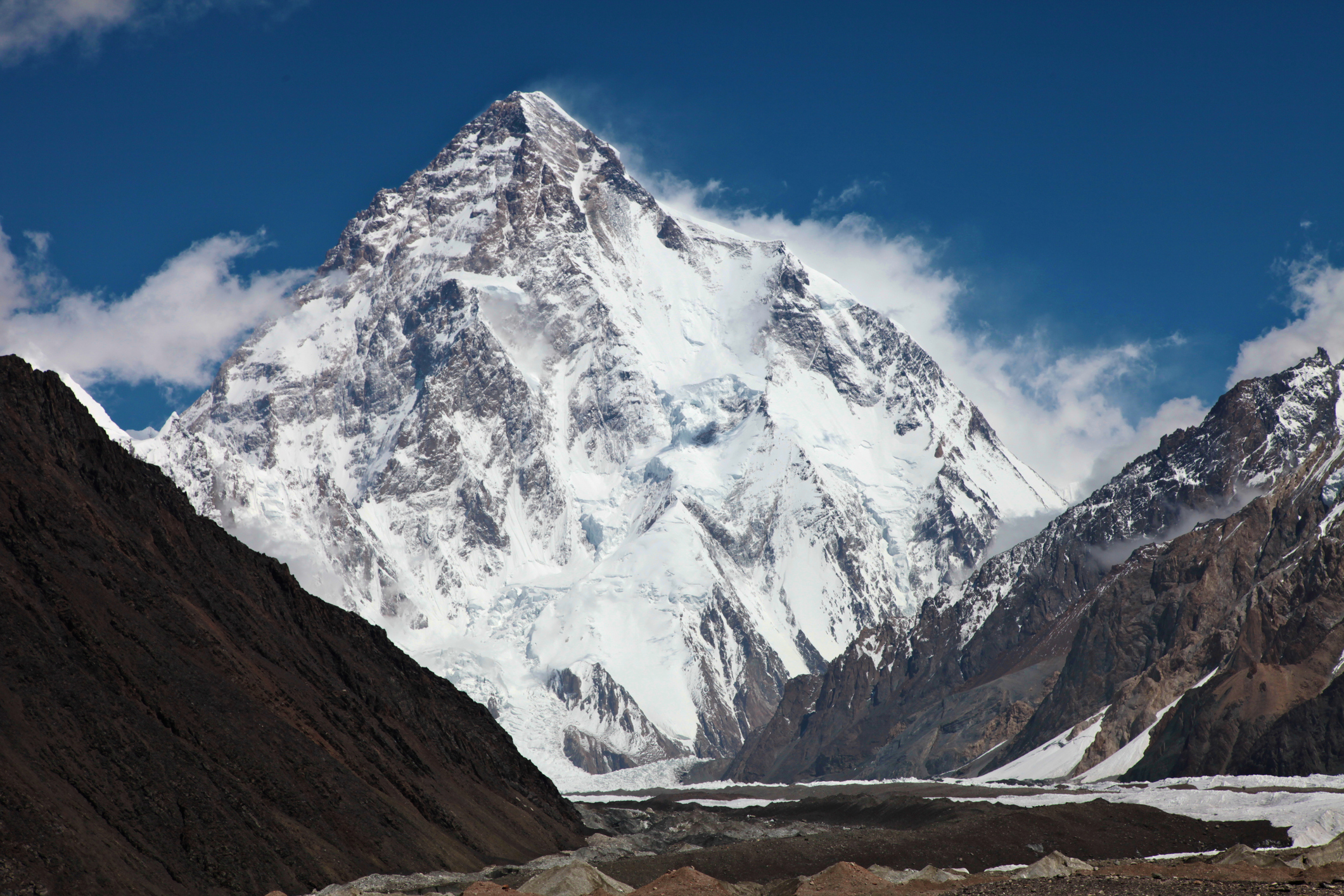 Extreme Skier Becomes First Person To Climb K2 And Then Ride Back Down ...