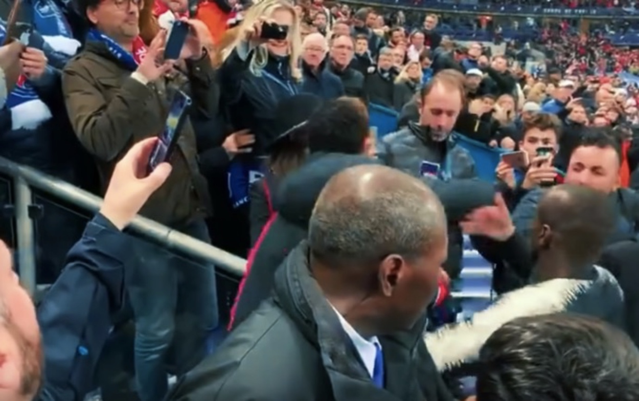 Neymar Apologized After Appearing To Punch A Heckling Fan And ...