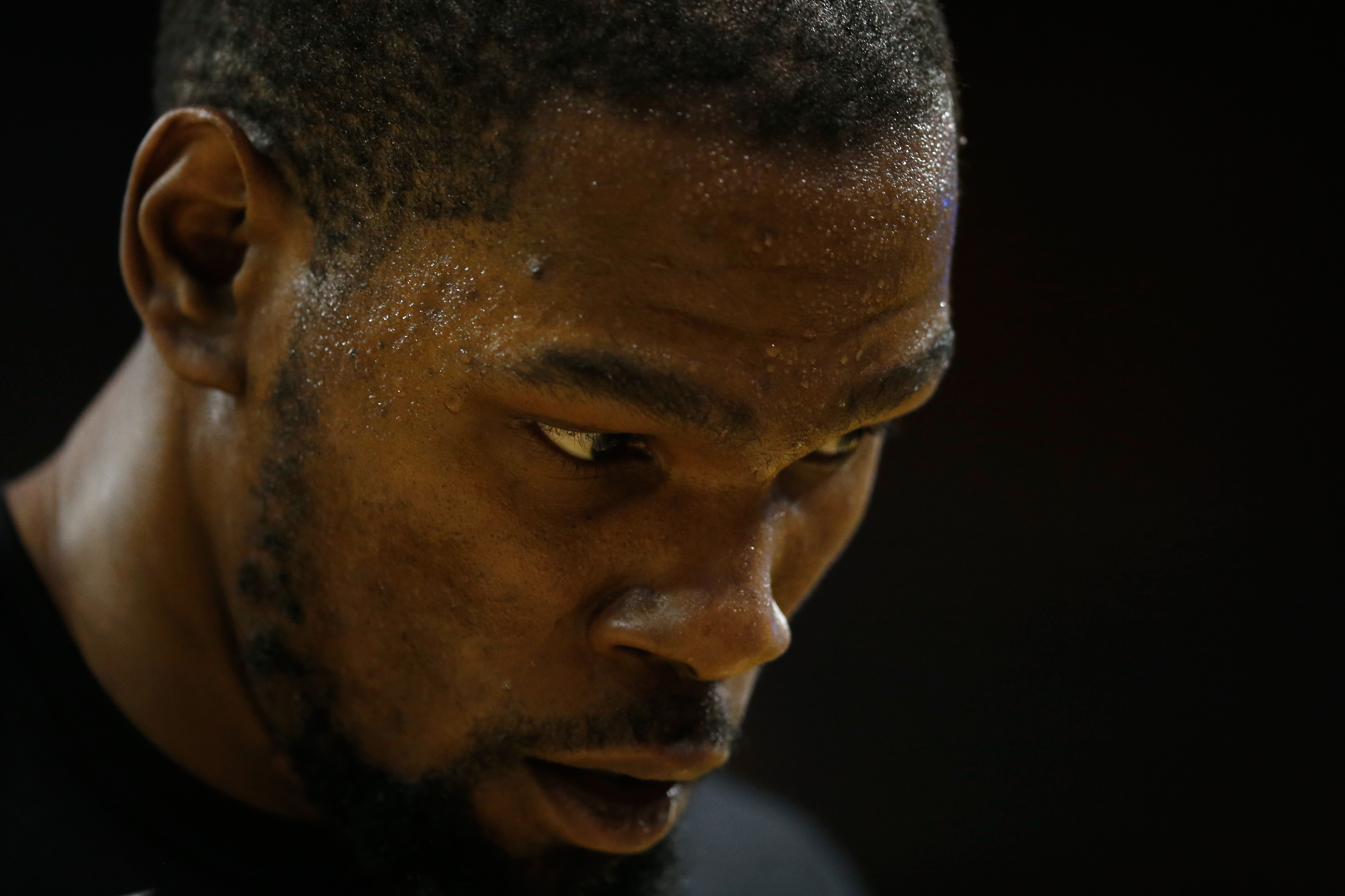 This Photo Of Kevin Durant Reading The Stat Sheet Alone Has Produced ...