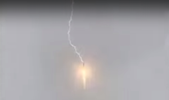 Crazy Moment When Lightning Strikes Rocket In Mid-Launch - BroBible