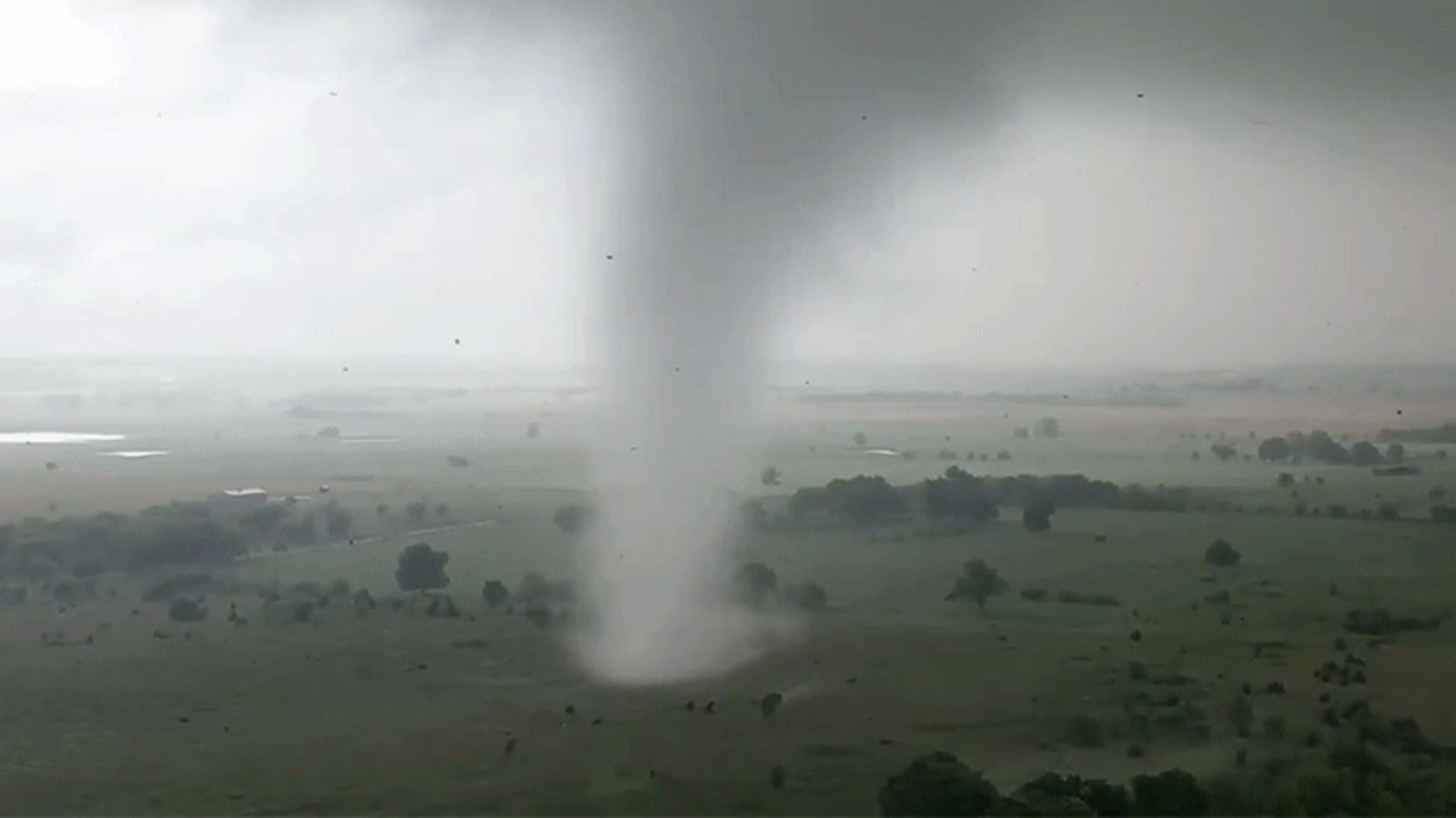 Big-Storm Chasers Capture Scary Video Of Powerful Tornado - BroBible