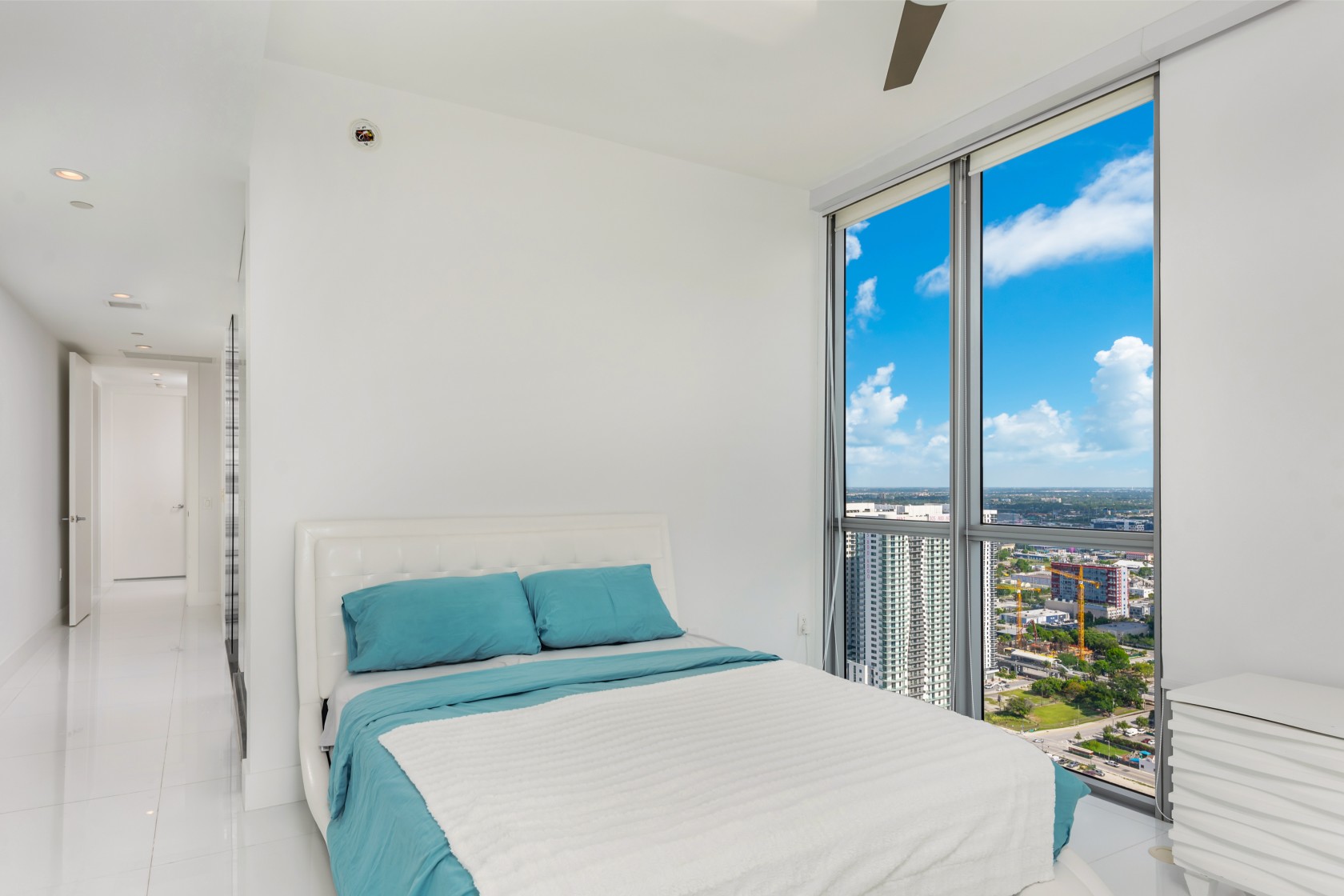 Take A Tour Of Rob Gronkowski's New $1.7 Million Miami Condo With ...
