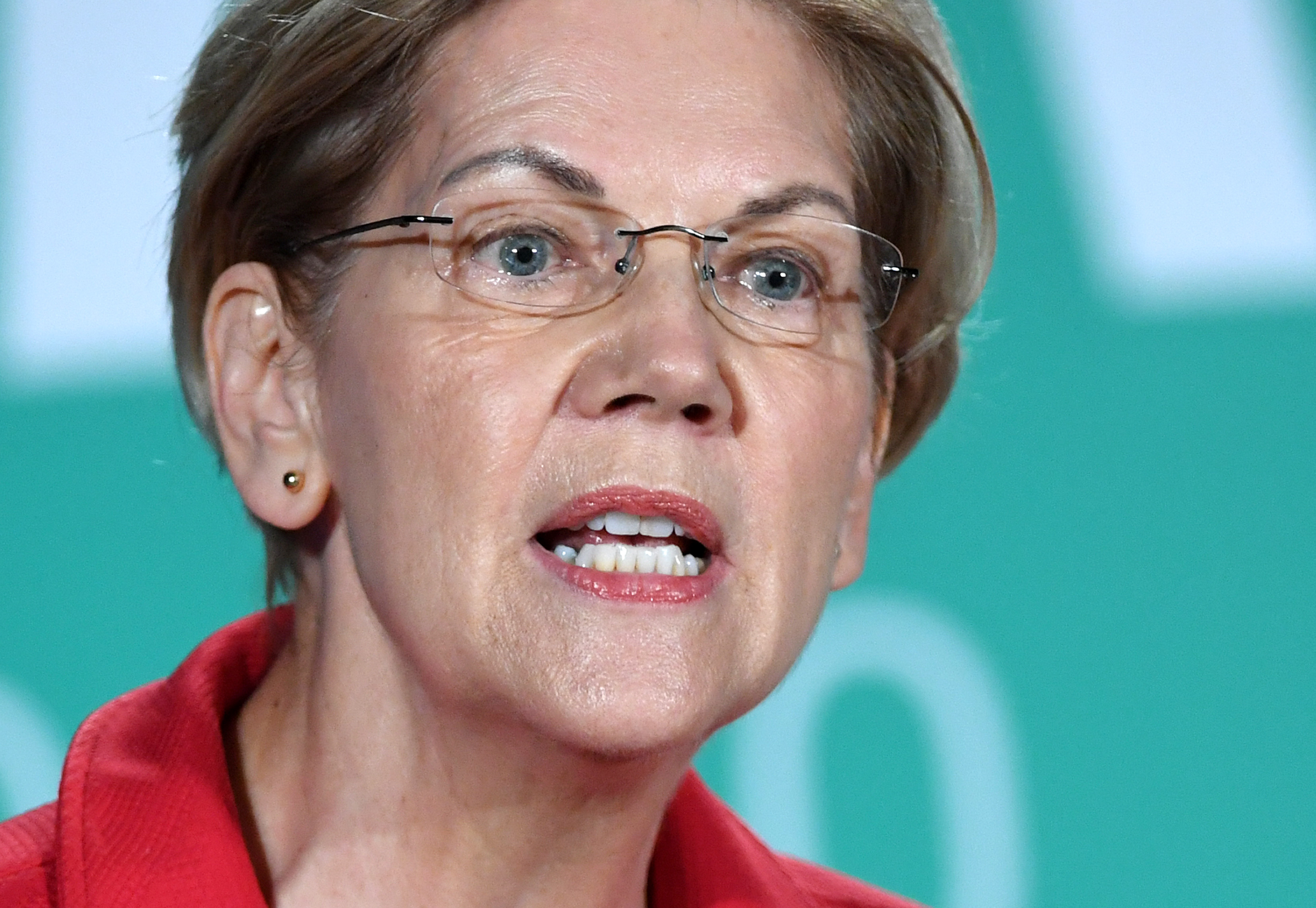 This 'Staged' Tweet Of Elizabeth Warren At A Lemonade Stand Is Getting ...
