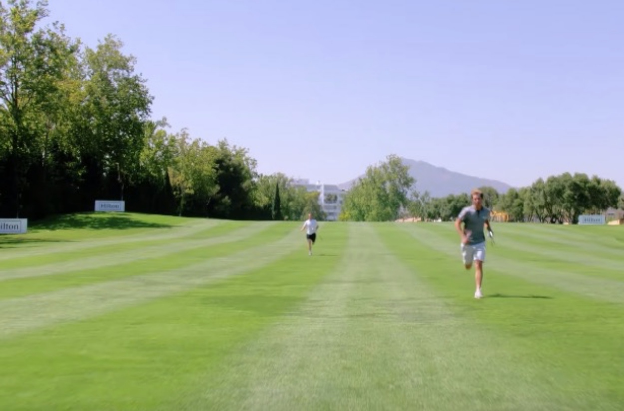 Pro Golfer Sets A World Record For Playing The Fastest Par-5 Hole In ...