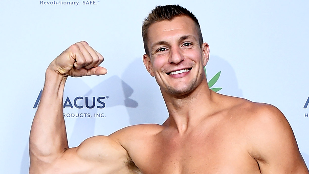 A Completely Shredded Gronk Spent Sunday Shirtless Leading A Workout In ...