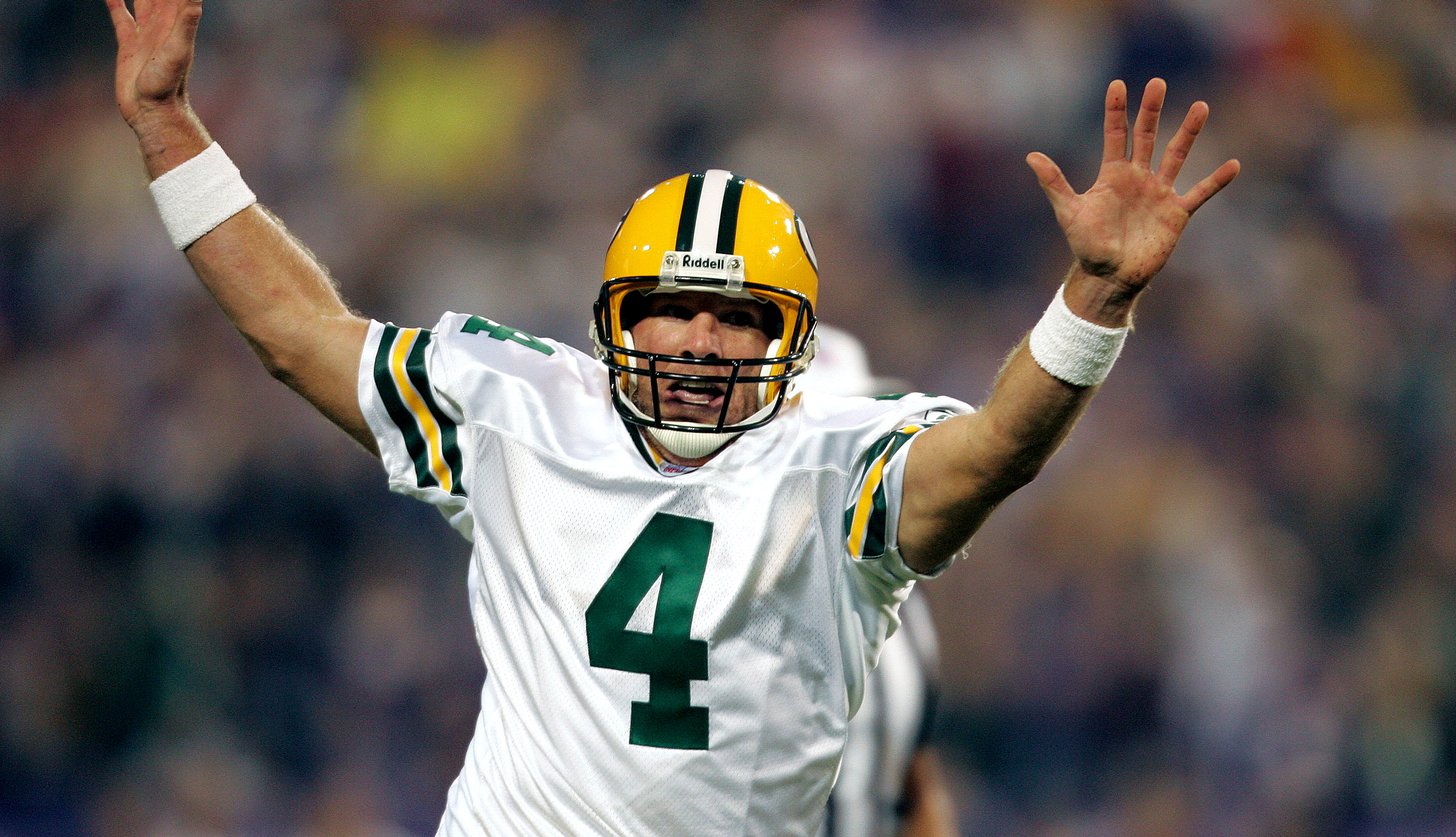 50 Amazing Facts About Brett Favre, Plus His 50 Greatest Plays, For His ...