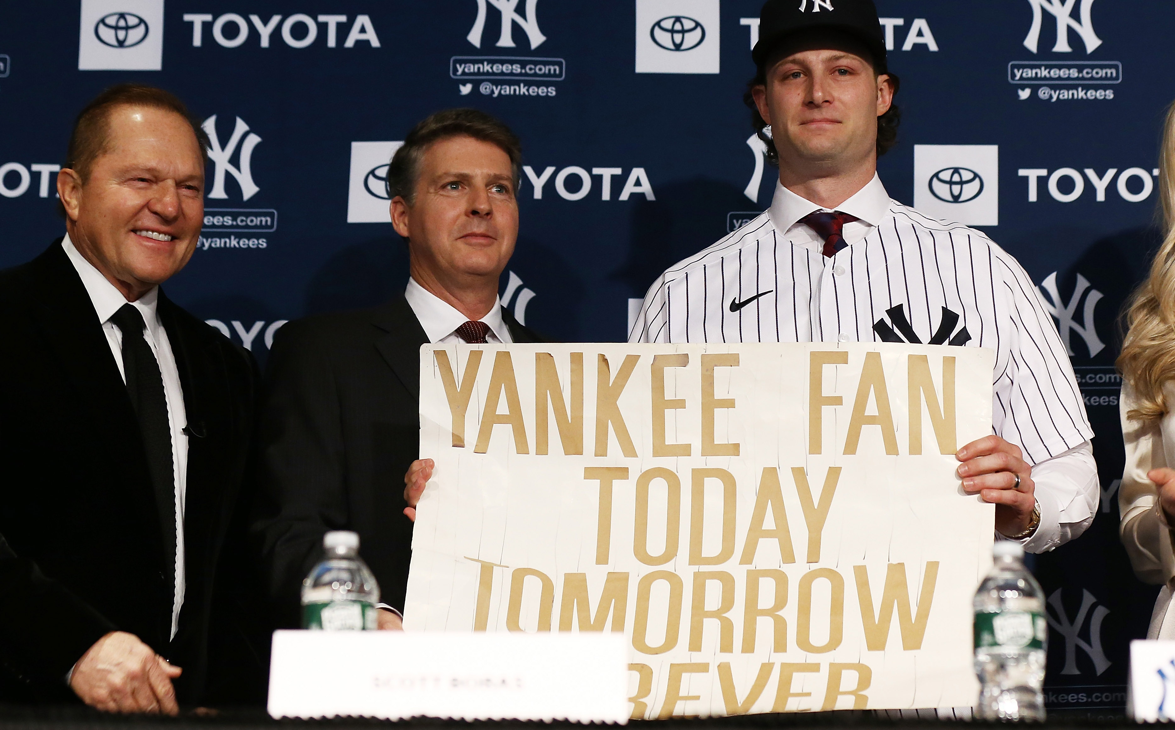 Baseball Fans Are Having A Lot Of Fun Modifying The Yankees Sign Gerrit ...