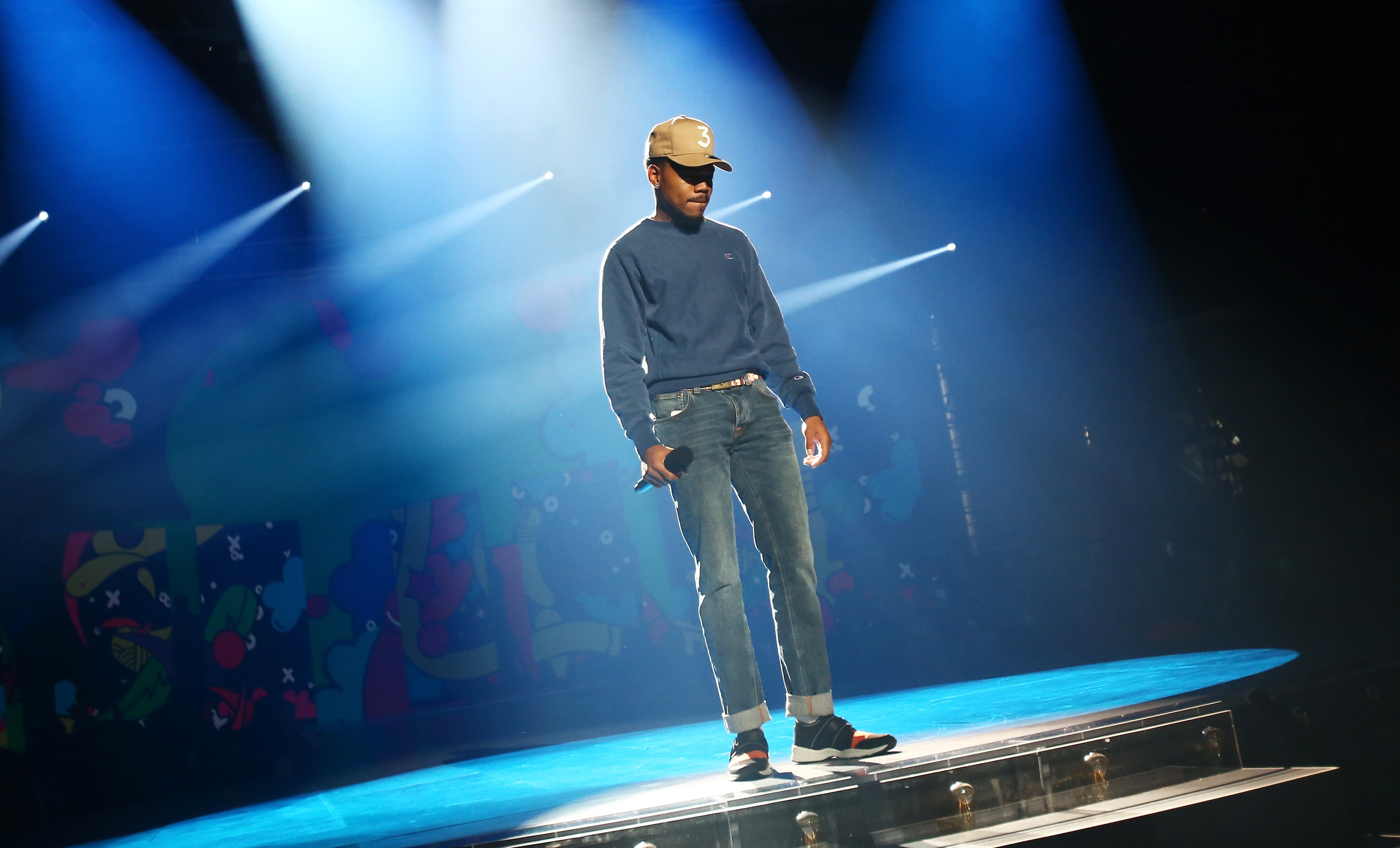 Chance The Rapper Performs Heart-Rending Rendition Of 'Ultralight Beam ...