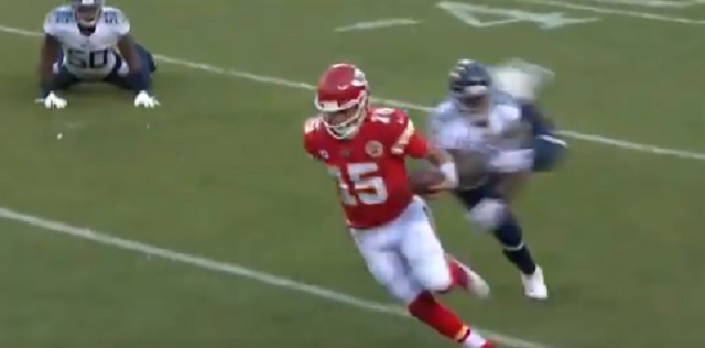 The Internet Reacts To Patrick Mahomes Breaking Several Tackles And ...