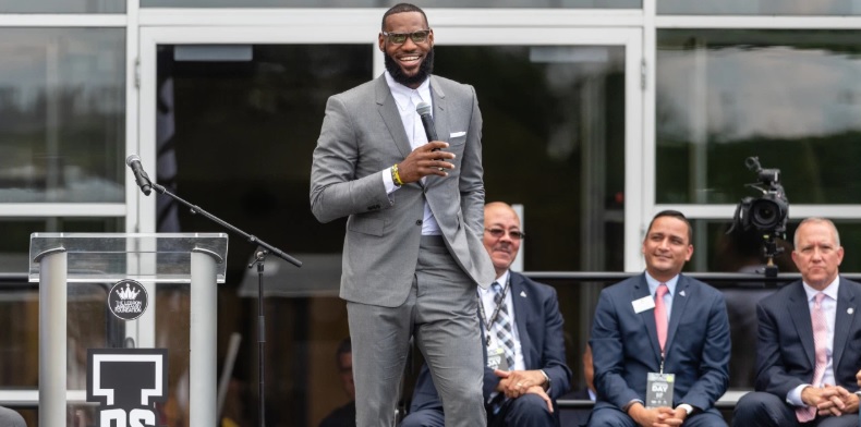 LeBron James Reportedly 'Seriously Considered' Running For President Of ...
