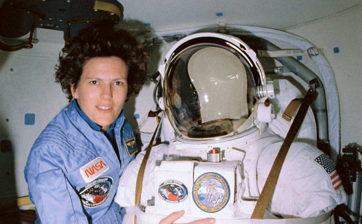 The First Woman To Walk In Space Just Became The First Woman To Dive To ...