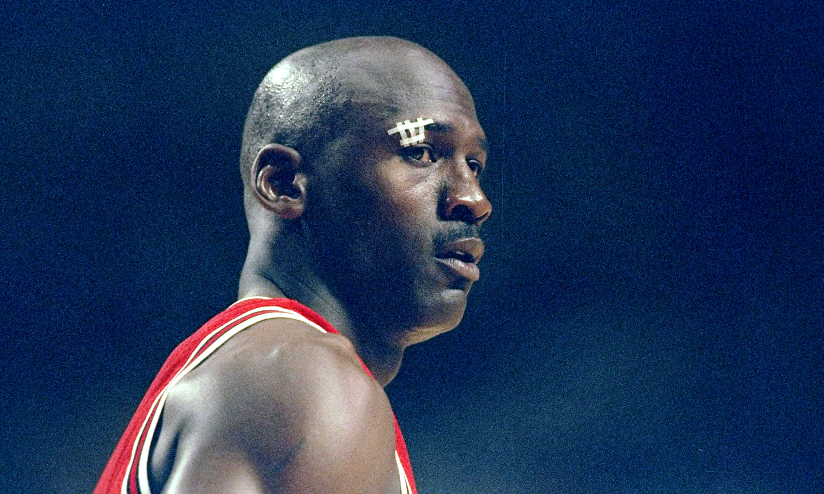 Former Bulls Doctor Reveals How Michael Jordan Would Often Play Hurt ...