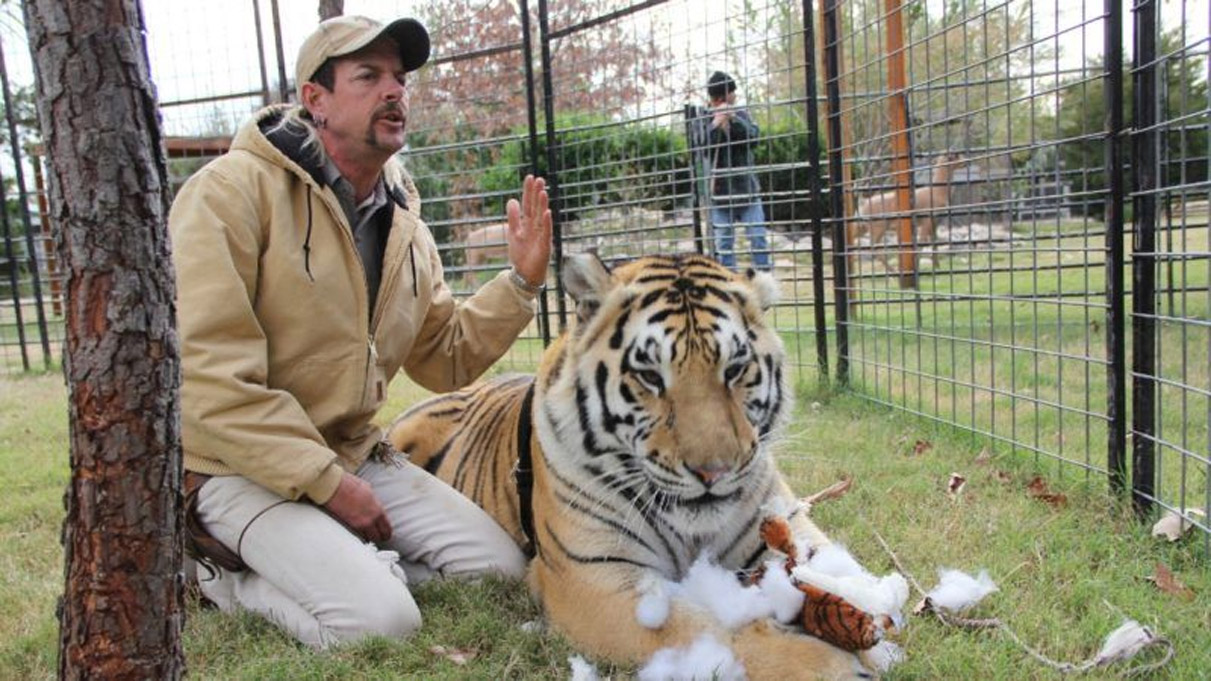 Joe Exotic Writes Letter Claiming He Will Be Dead Inside 3 Months, Begs ...