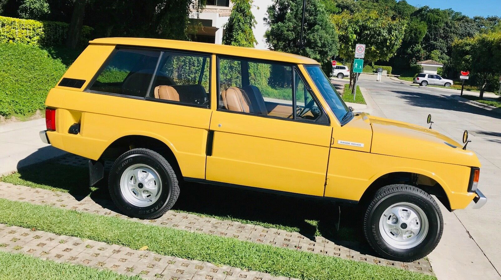 10 Of The Best Vintage SUVs For Sale Online This Week - BroBible