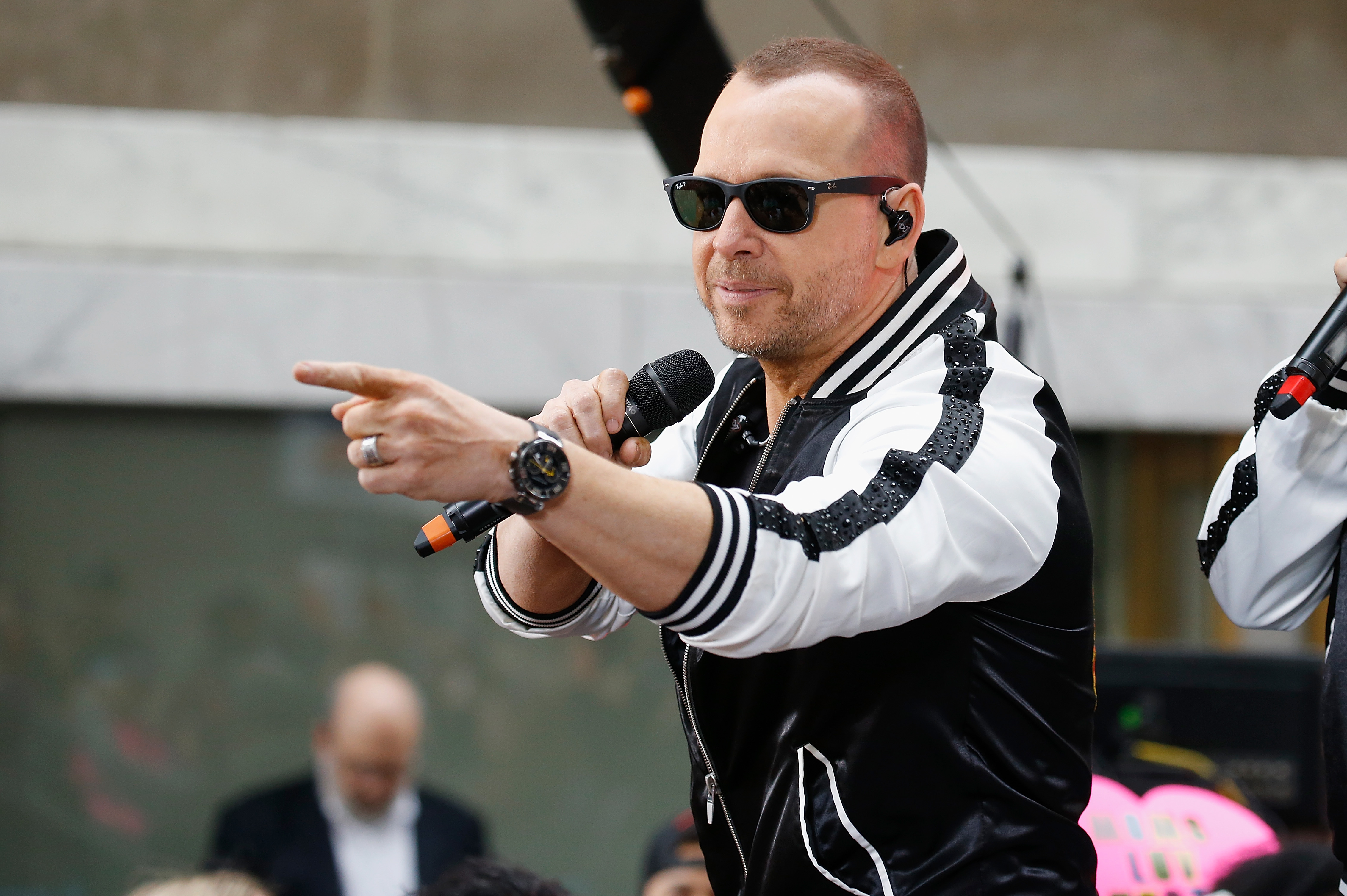 Respect To The Waitress Who Shared Donny Wahlberg's Massive Tip And ...