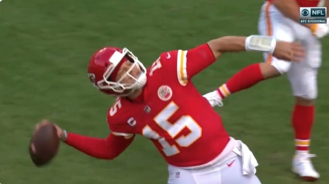 Fan Video Shows Patrick Mahomes Impressively Reaching Upper Deck With ...