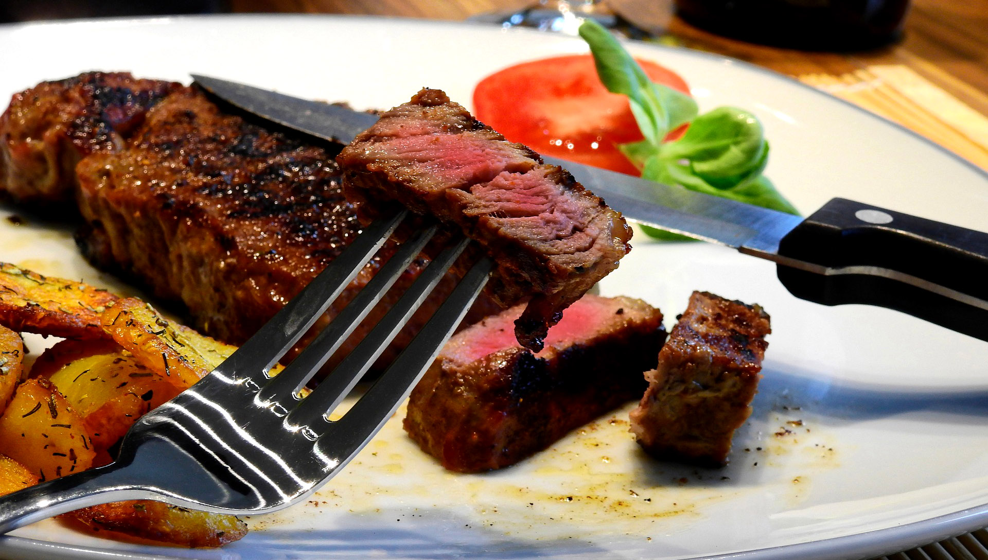 Professional Chef Cooks A Steak In A Toaster, Says It Came Out Perfect ...