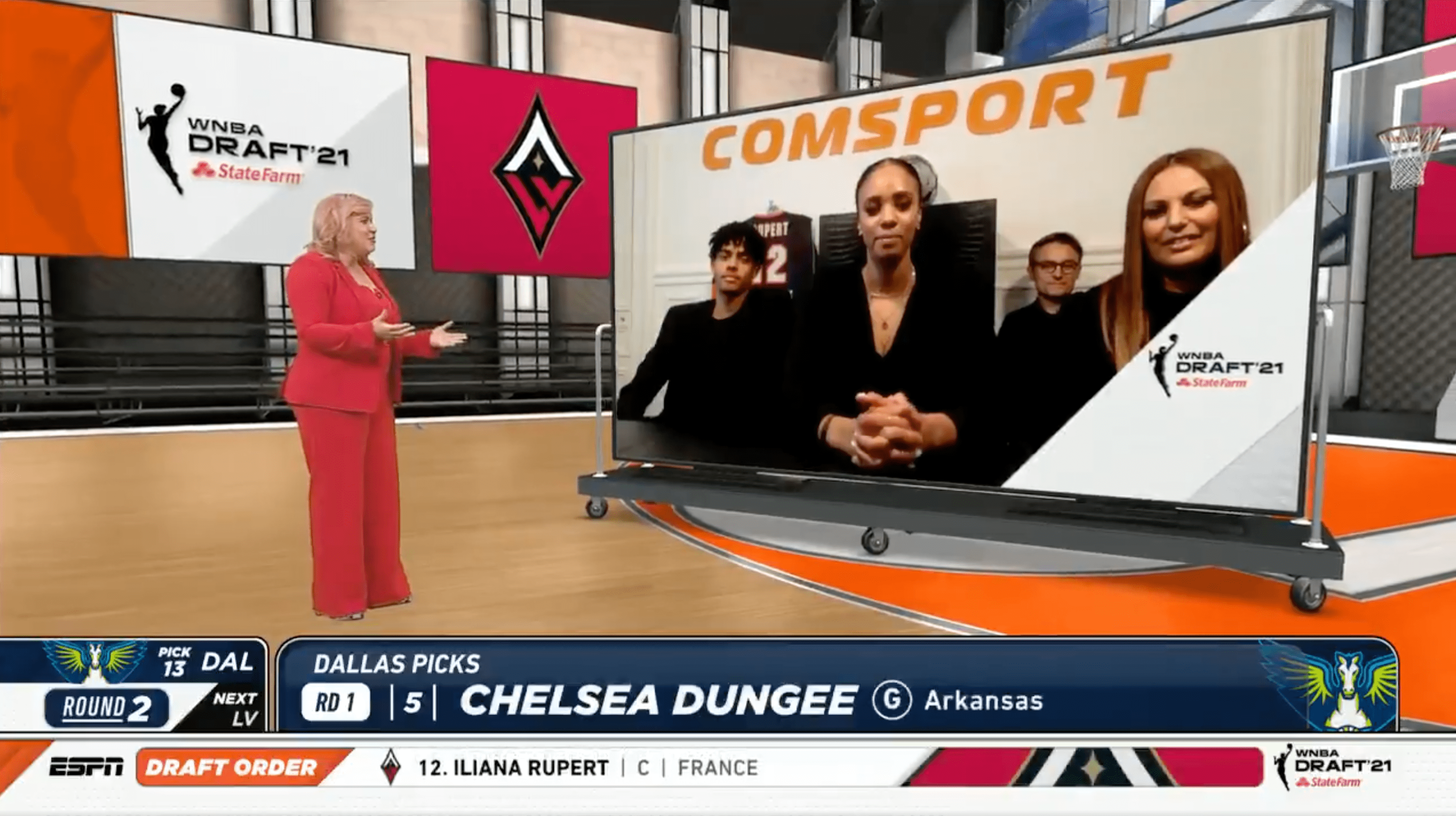 ESPN's Holly Rowe Continues To Be The Best, Casually Spoke Fluent ...