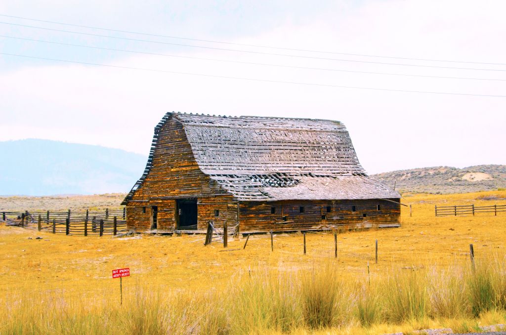 Incredible 'Yellowstone' Dutton Ranch Footage Will Sooth Your Soul
