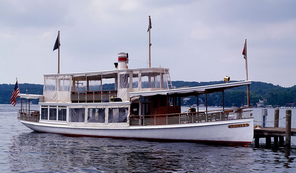 Mailboat Jumping Is The Coolest Summer Job Ever, Here's How It Works: