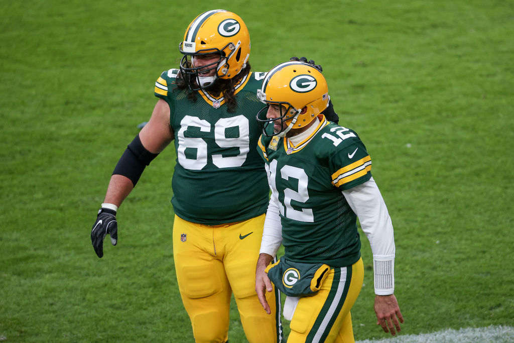 Packers OL David Bakhtiari Gifts Aaron Rodgers Sick Custom Golf Cart