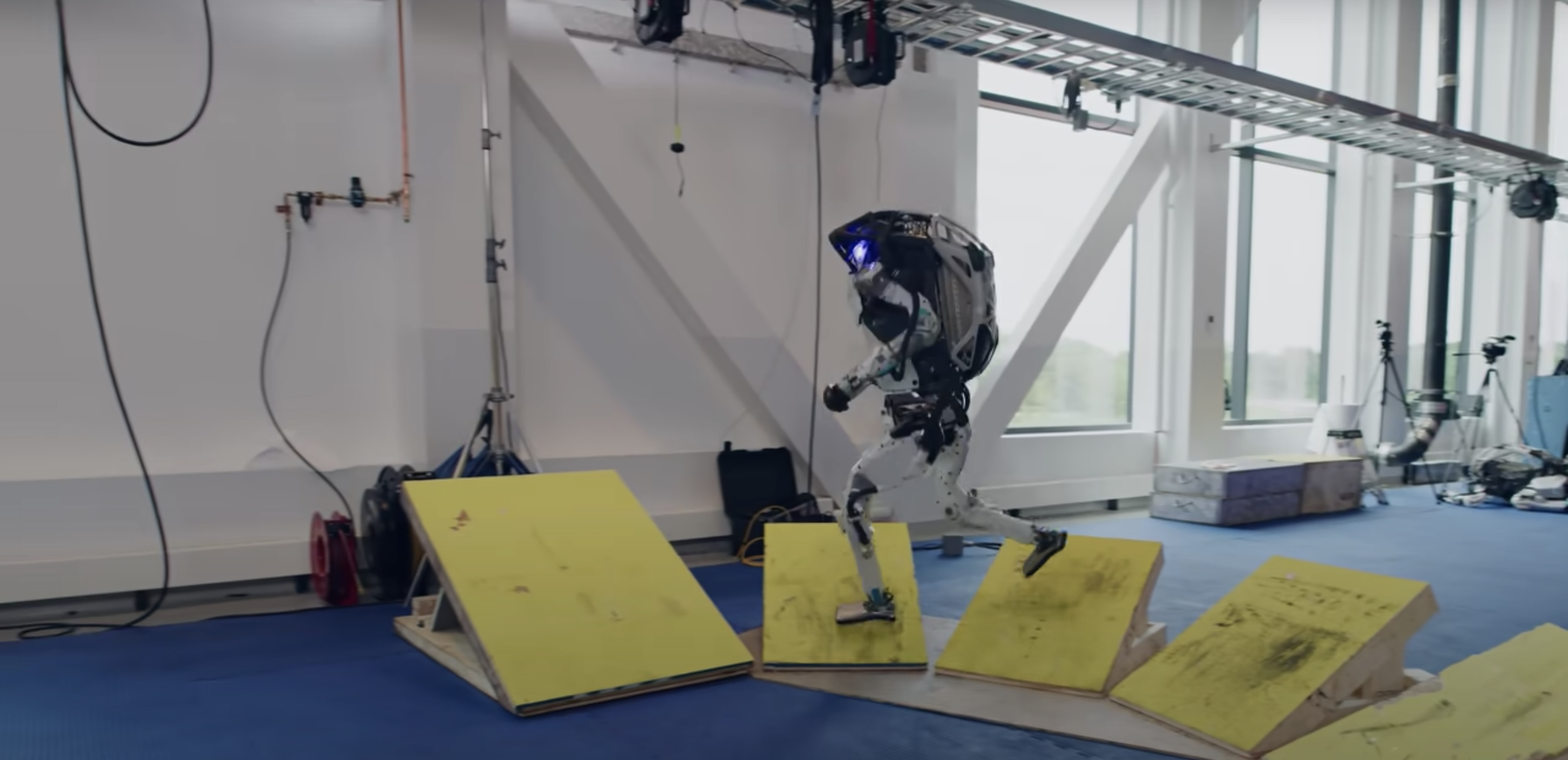 Boston Dynamics' Backflipping Atlas Robots Have Insane Parkour Skills