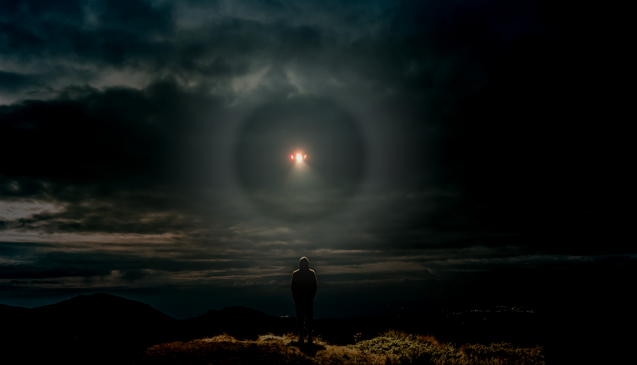 Glowing UFO Leaving Fiery Trail Leaves Kent Residents Flummoxed