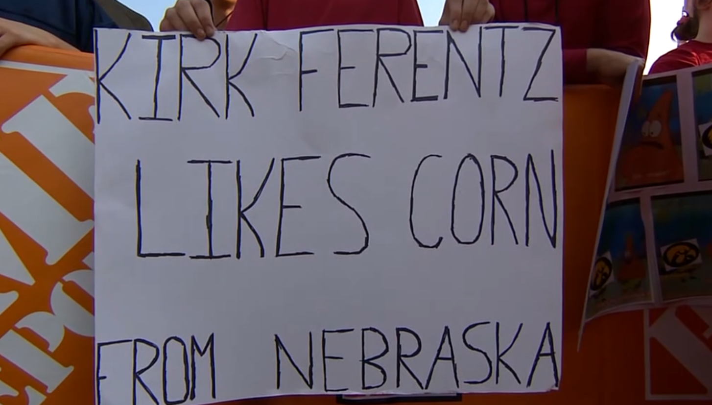 Best College GameDay Signs Week 2 Iowa Vs Iowa State - BroBible