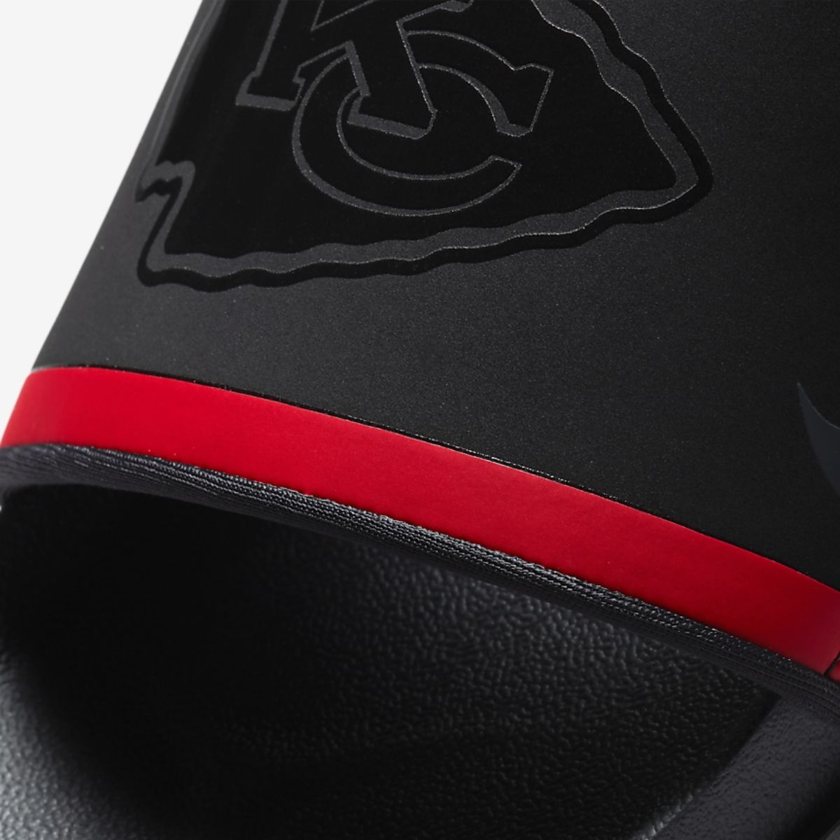 Rep Your Favorite Football Team With These NFL Licensed Nike Offcourt ...