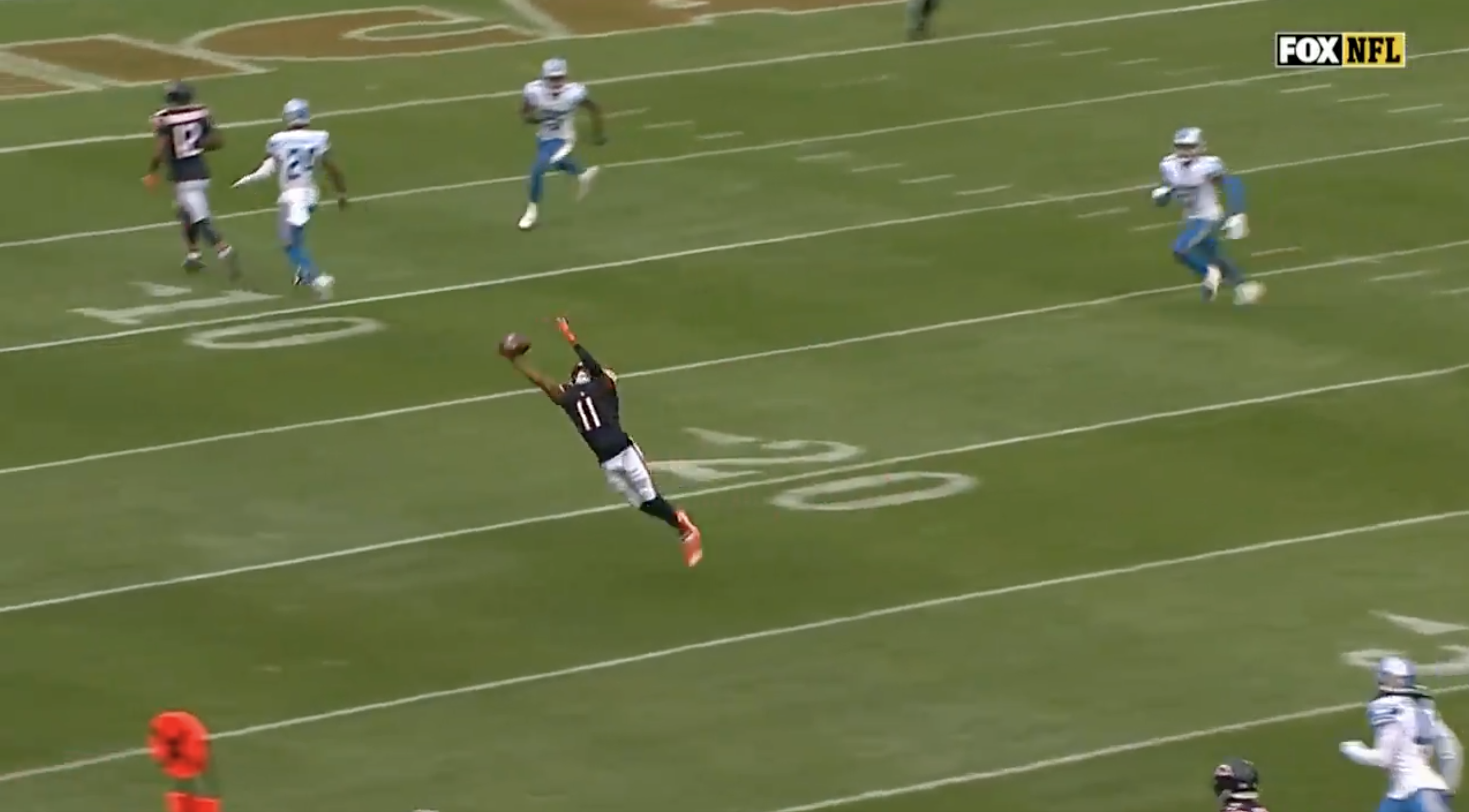 WATCH: Bears WR Darnell Mooney Makes SICK One-Handed Catch