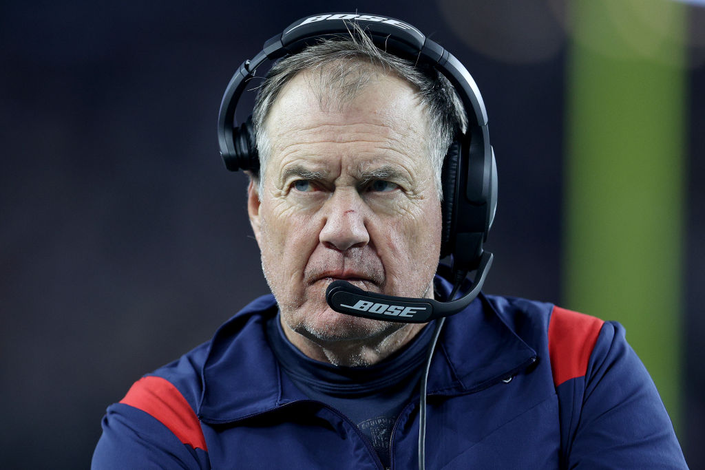 Bill Belichik Shows Zero Emotion During Patriots' Throttling Of The Jets