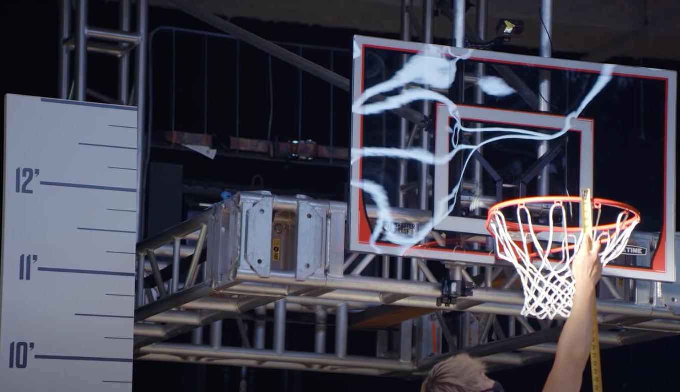 Dunkers Compete In Highest Dunking Contest In Dunk League S03E02