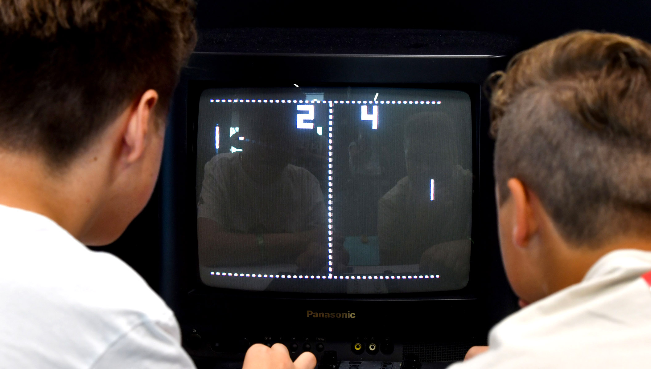 Human Brain Cells In A Dish Learned How To Play The Game Pong