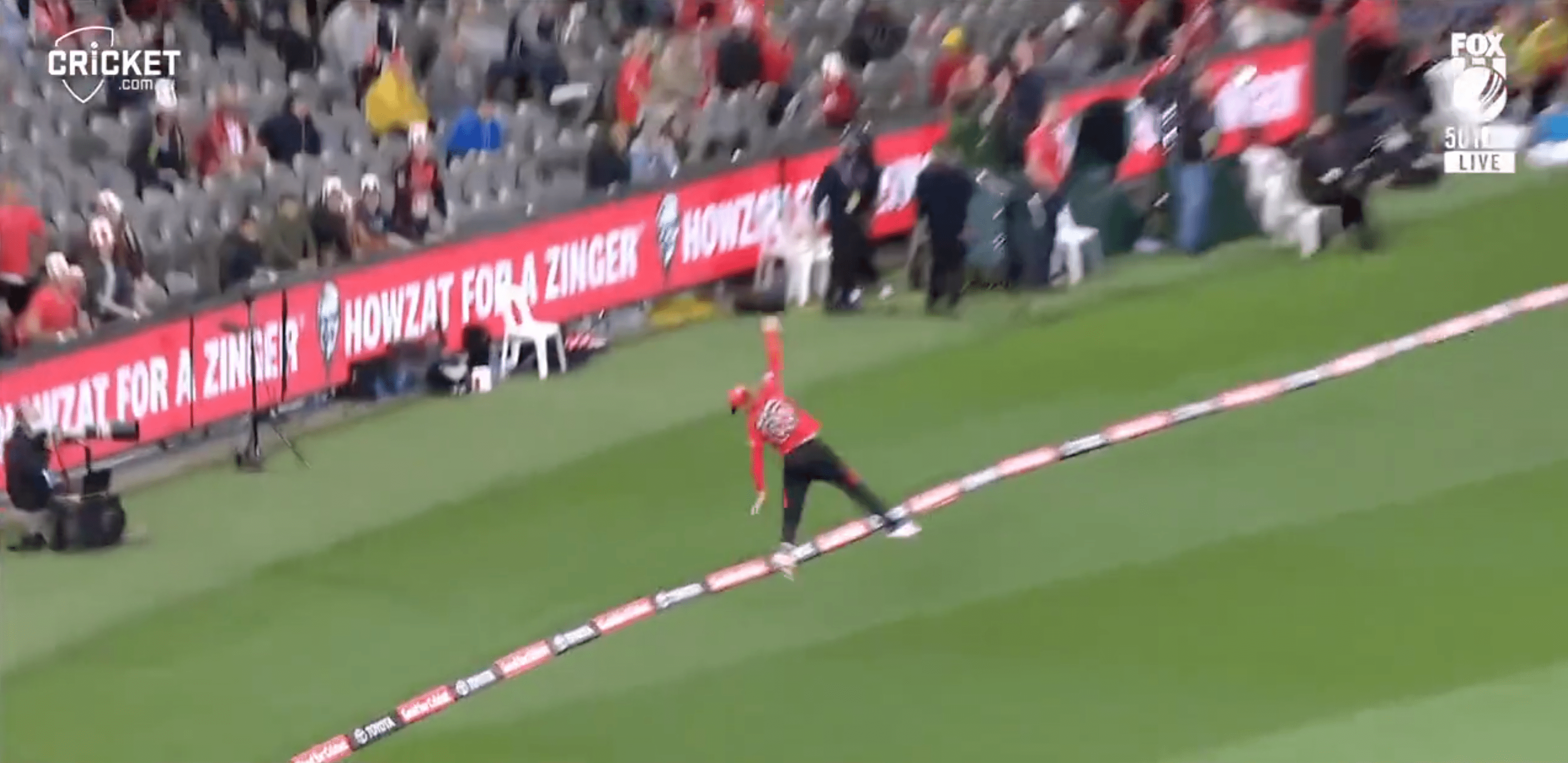 Australian Cricketer Makes An Insane Catch That You Have To See (Video)